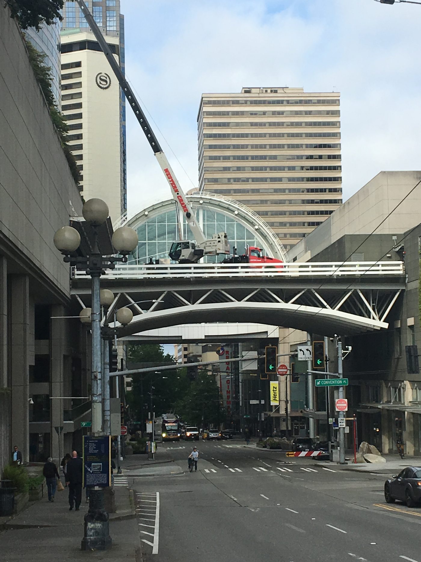 Heavy Outrigger Pads on a Downtown Seattle Lift | Industrial Timber ...